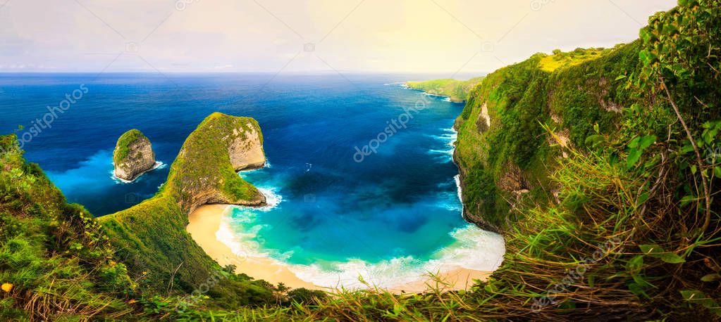 Increíble vista del paisaje natural salvaje de la laguna de la playa ...