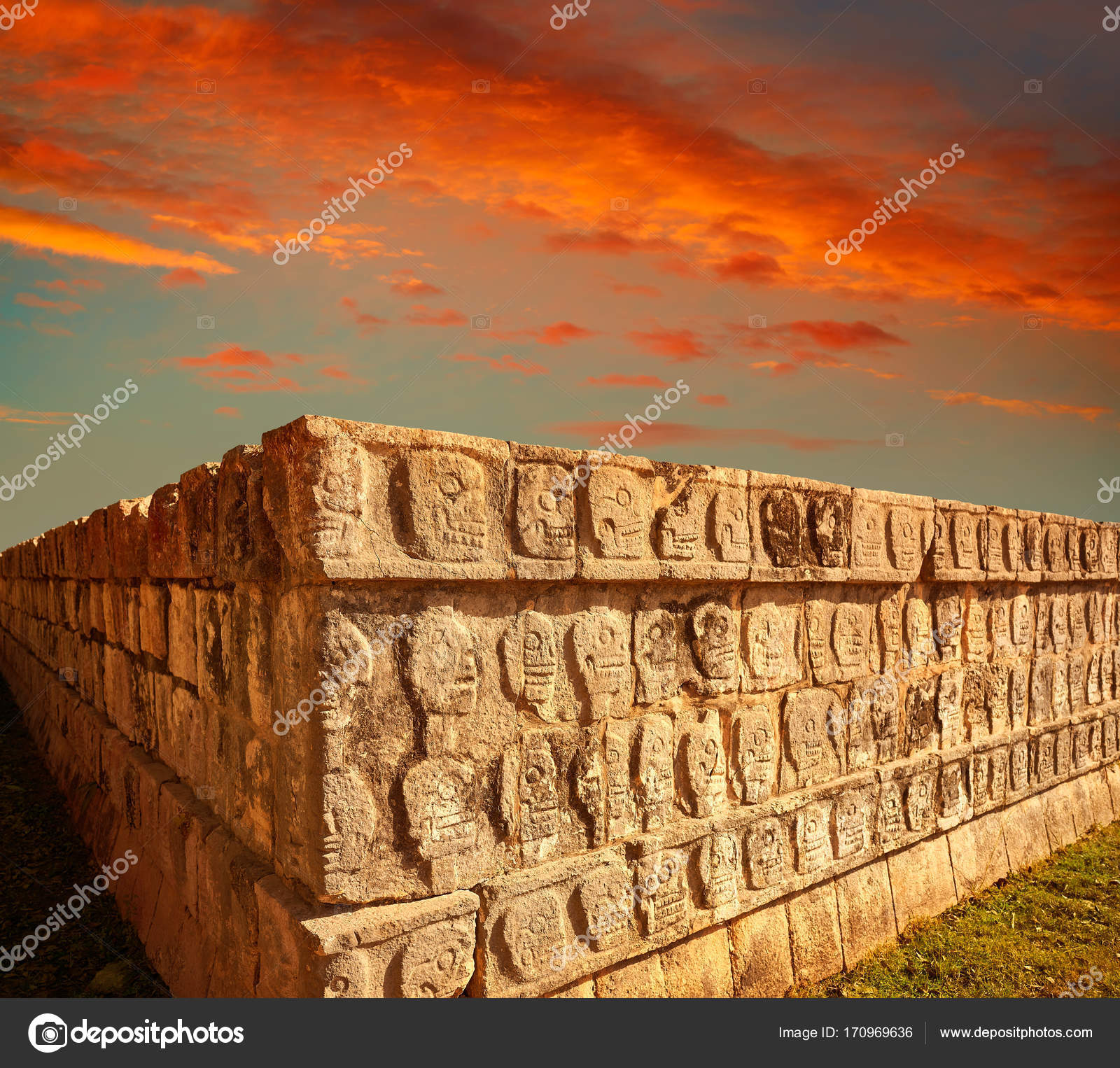Chichen Itza Tzompantli the Wall of Skulls Stock Photo by ©lunamarina ...