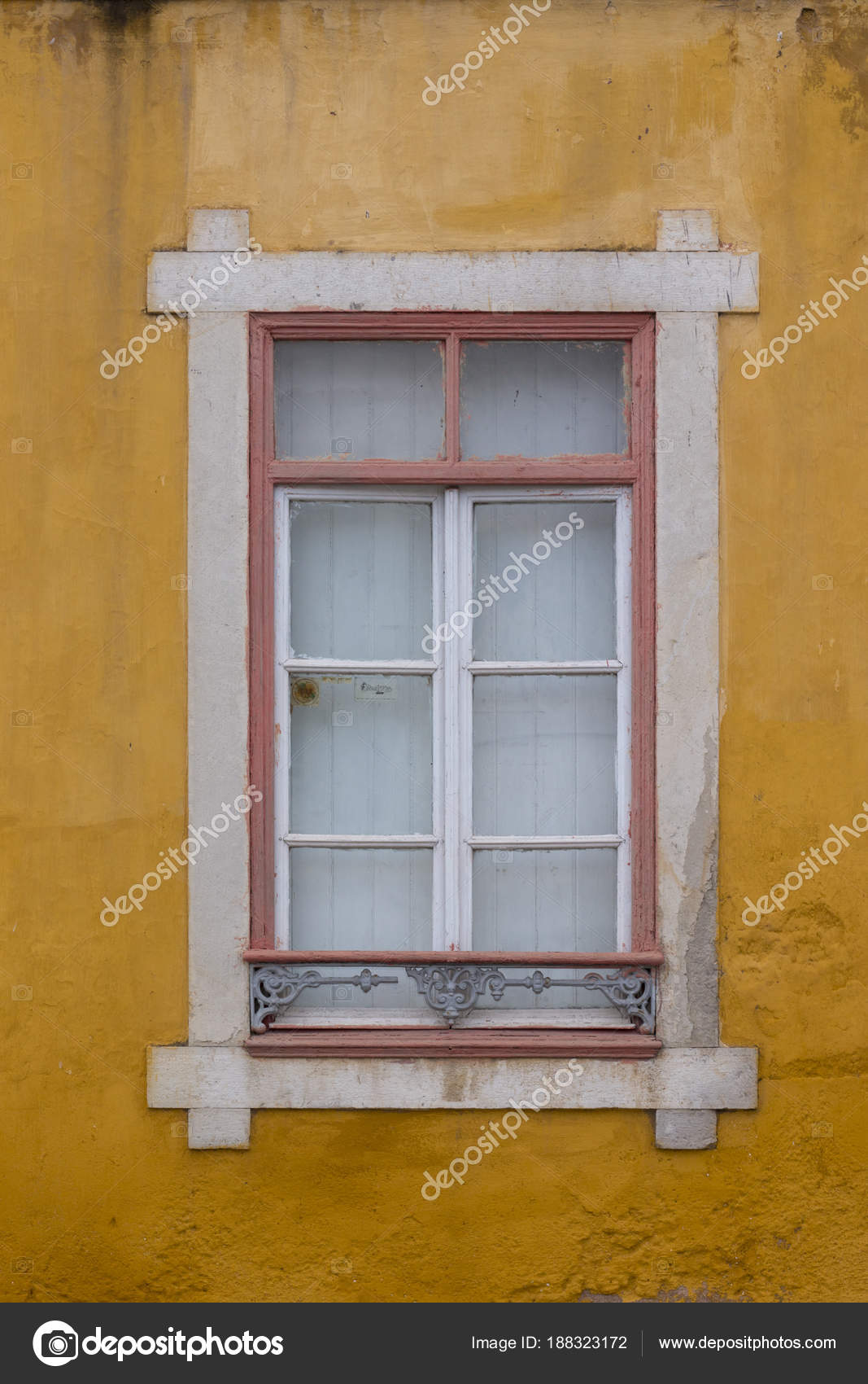 Typical Windows Portuguese Architecture Buildings — Stock Photo ...