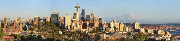 Seattle skyline panorama at sunset as seen from Kerry Park, Seattle, WA ...