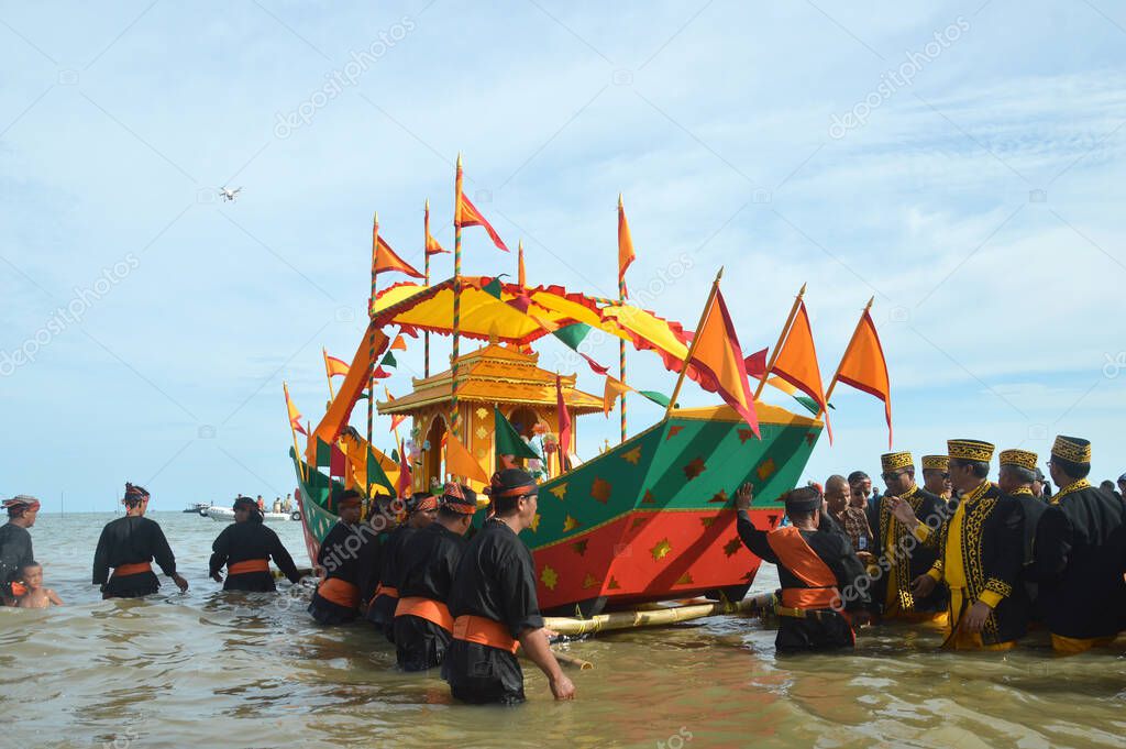 TARAKAN, INDONESIA, 17 DIC 2017: Festival Iraw Tengkayu en Amal Beach ...