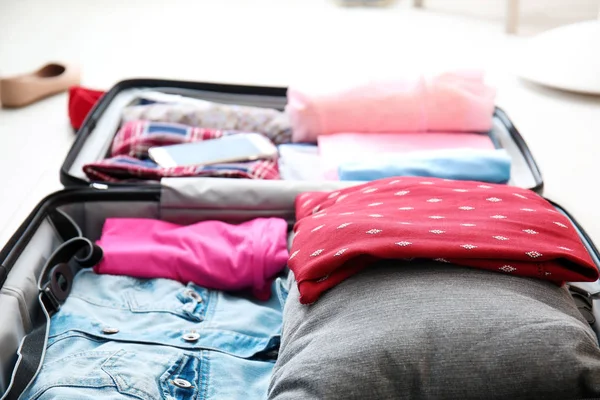 Packing overload suitcase Stock Photos, Royalty Free Packing overload ...
