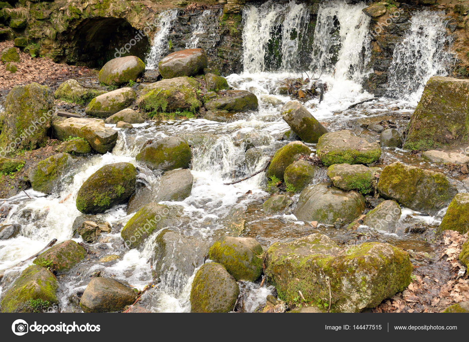 Small waterfall on river. — Stock Photo © konstsem #144477515