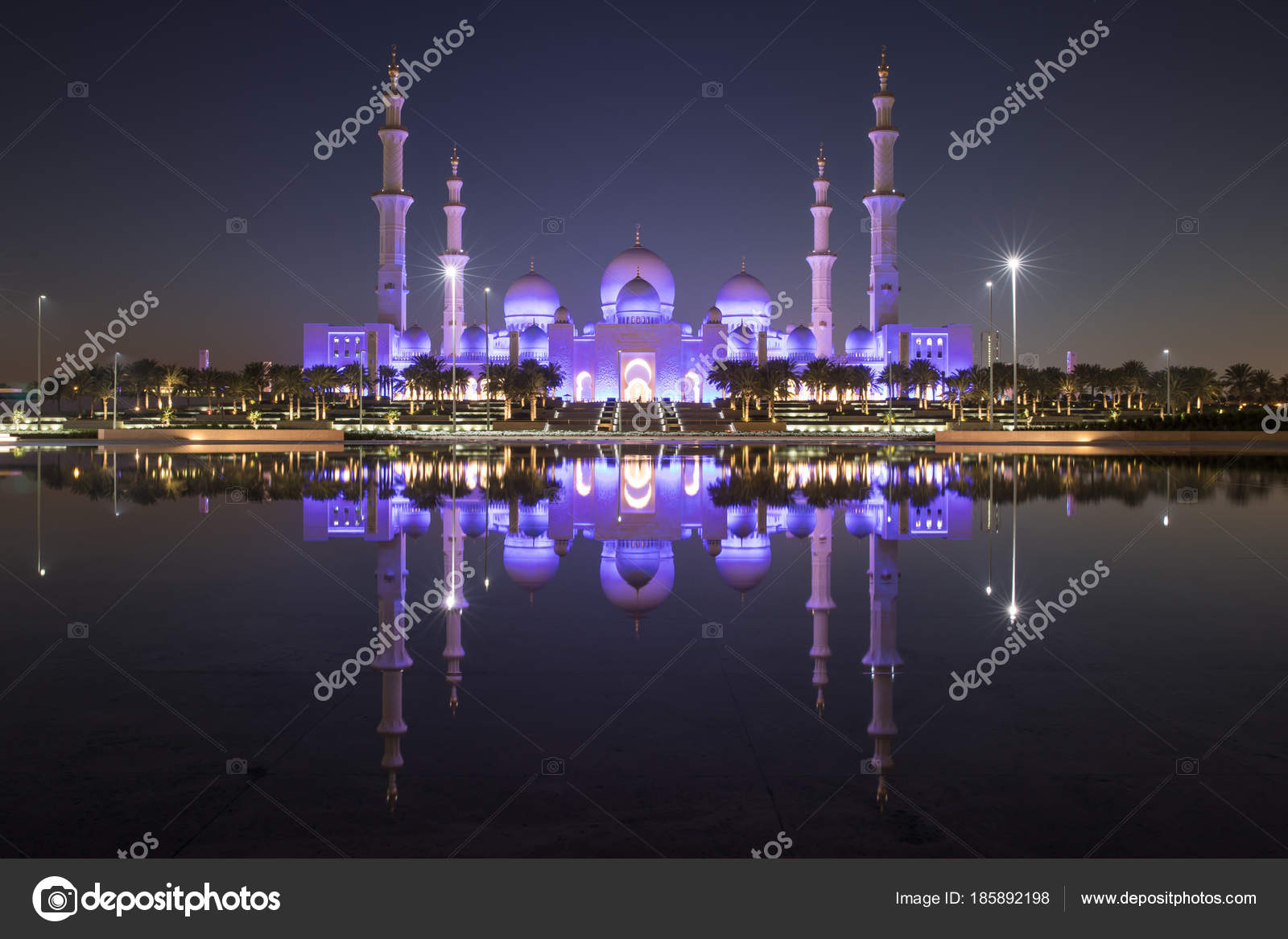 Sheikh Zayed Grand Mosque and it's perfect reflection. – Stock ...