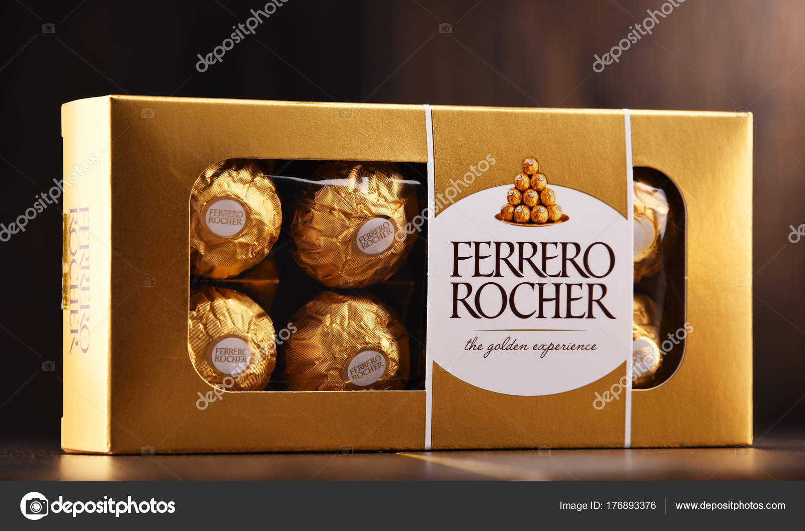 Dulces de chocolate Ferrero Rocher — Foto editorial de stock ...