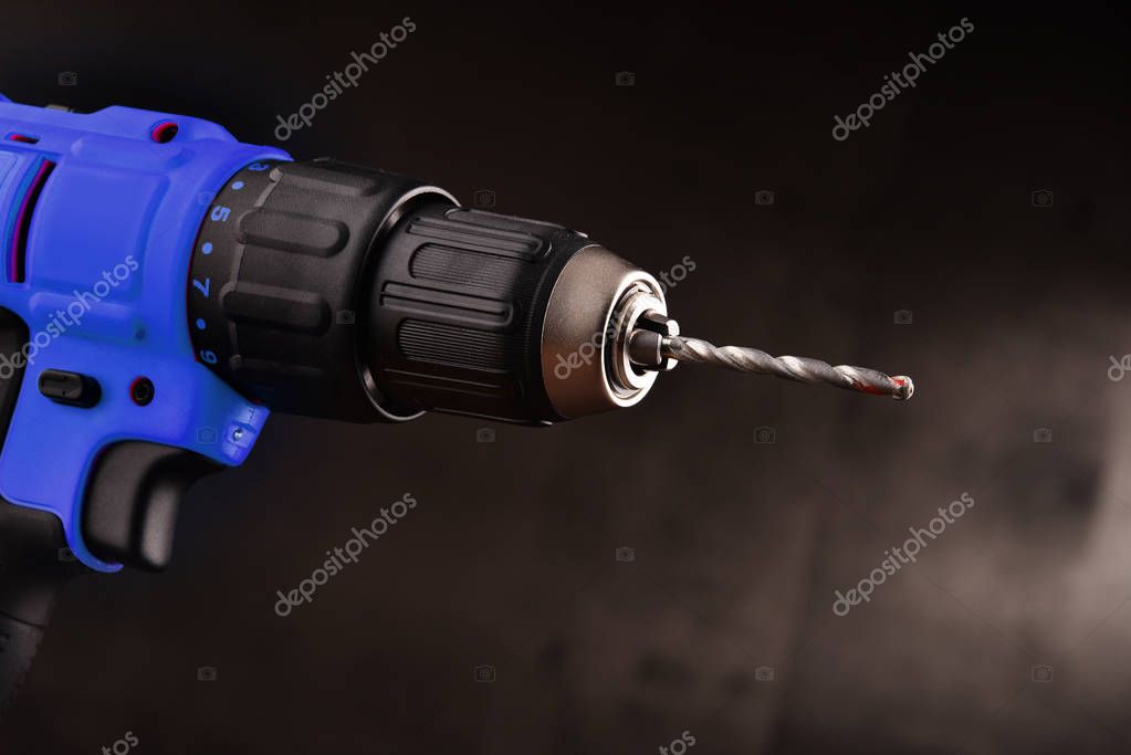 Taladro inalámbrico con broca que funciona también como pistola de ...