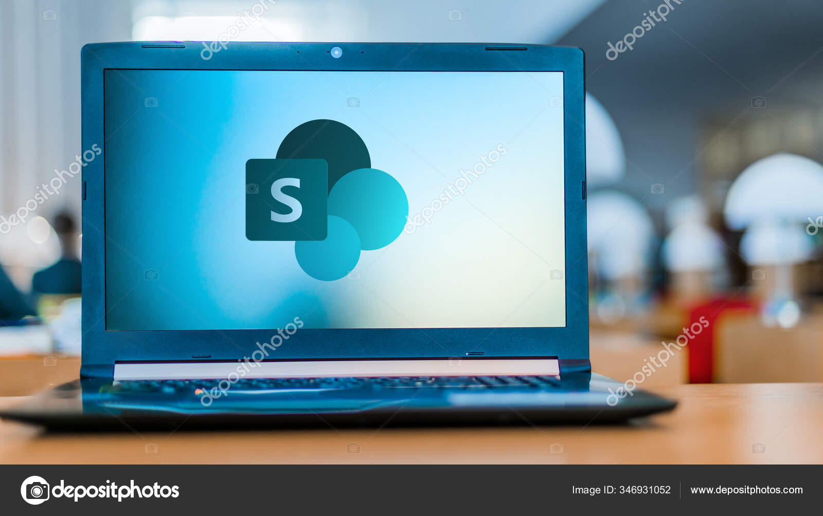 Poznan Pol Feb 2020 Computadora Portátil Que Muestra Logotipo ...