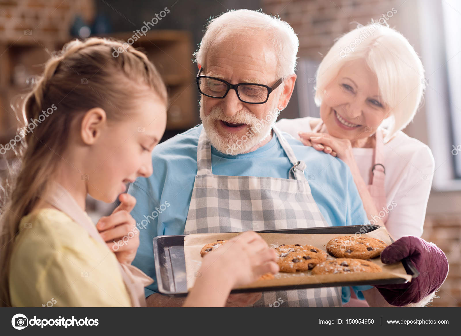 Family baking cookies — Stock Photo © TarasMalyarevich #150954950 Family baking cookies — Stock Photo © TarasMalyarevich #150954950