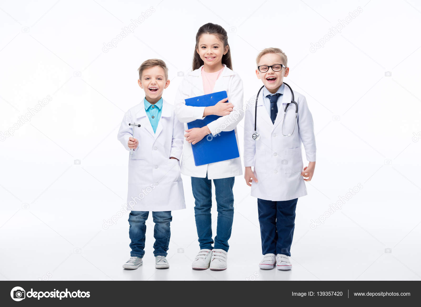 Kids playing doctors — Stock Photo © IgorTishenko #139357420