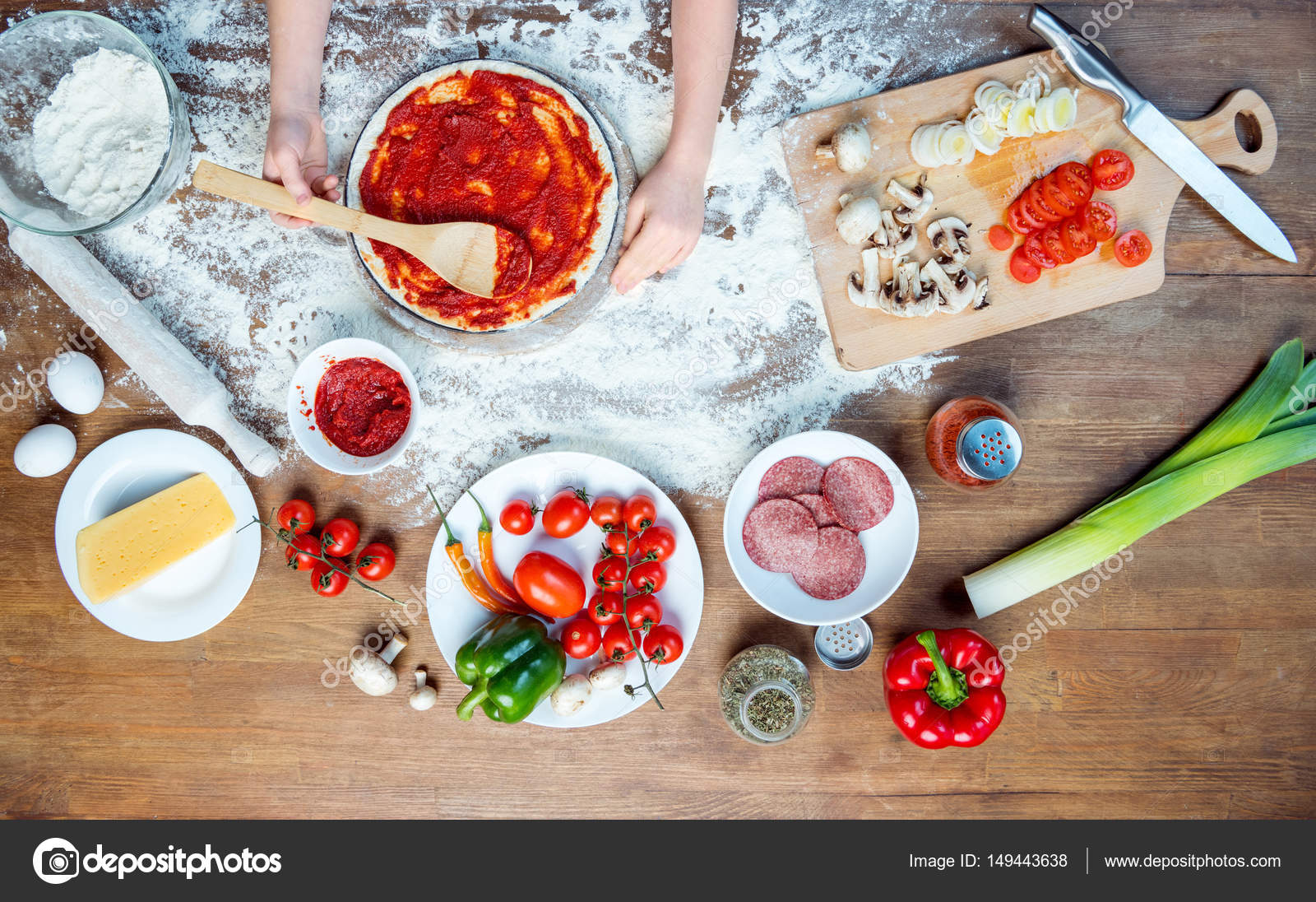Child making pizza — Stock Photo © IgorTishenko #149443638