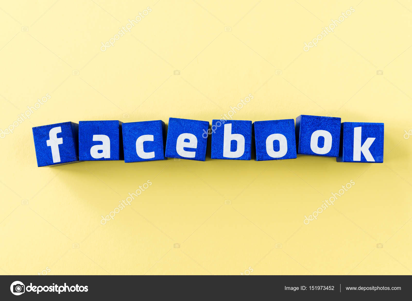 Facebook logo gemaakt van kubussen – Redactionele stockfoto ...