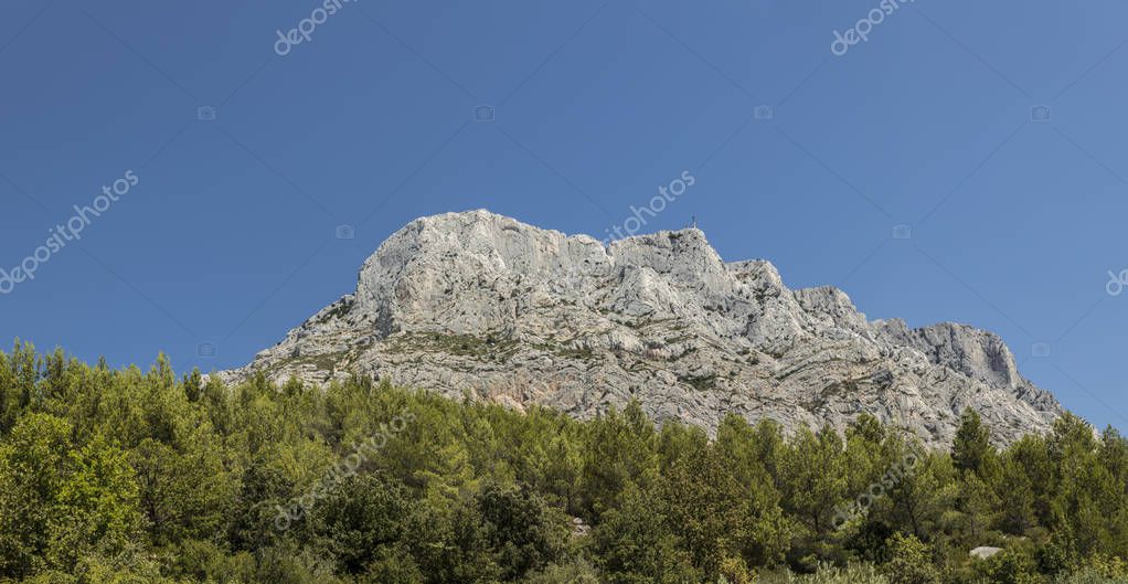 monte sainte-victoire en la provence, la montaña de Cezanne 2024