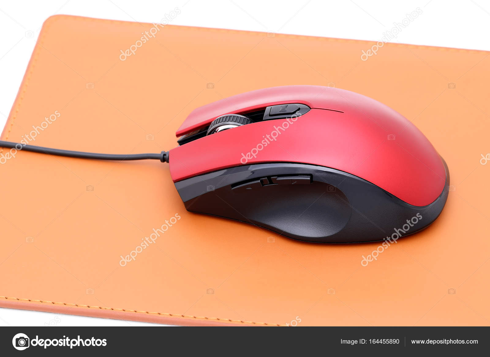 Computer mouse on mouse pad Stock Photo by ©akiyoko74 164455890