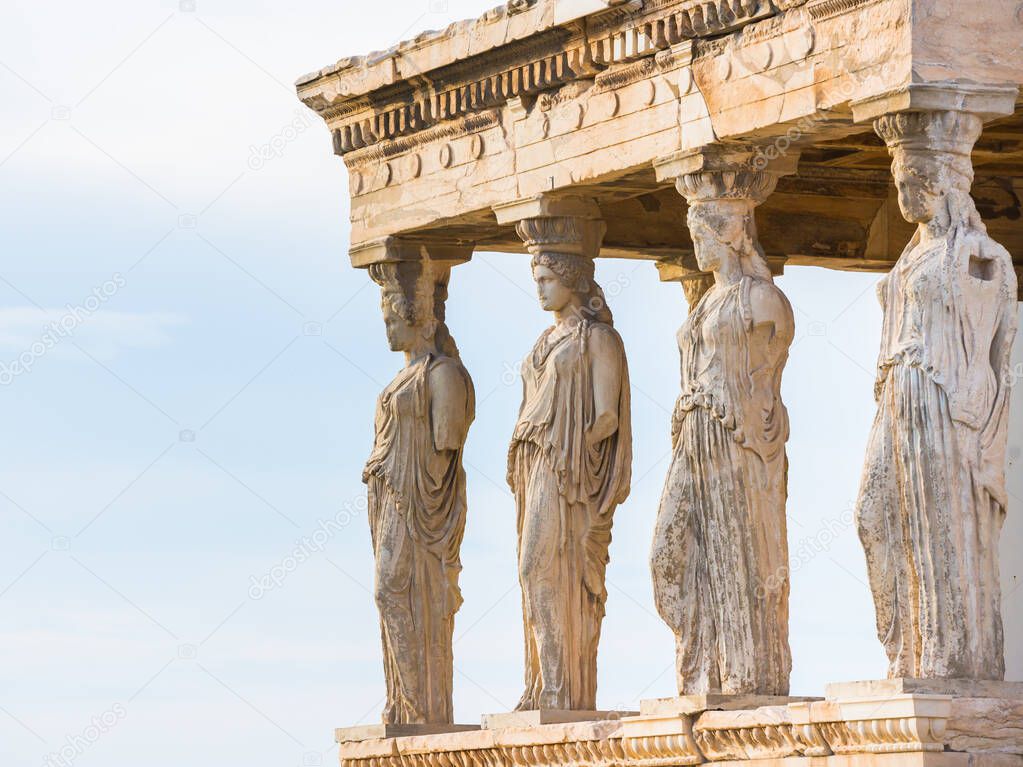 Estatuas cariátidas como las columnas del templo de Erechtheion en la ...