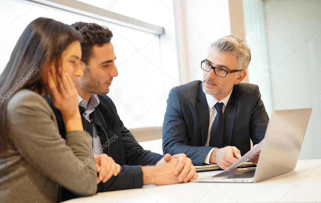 Young Couple Meeting Financial Advisor Home Investment — Stock Photo ... Young Couple Meeting Financial Advisor Home Investment — Stock Photo ...