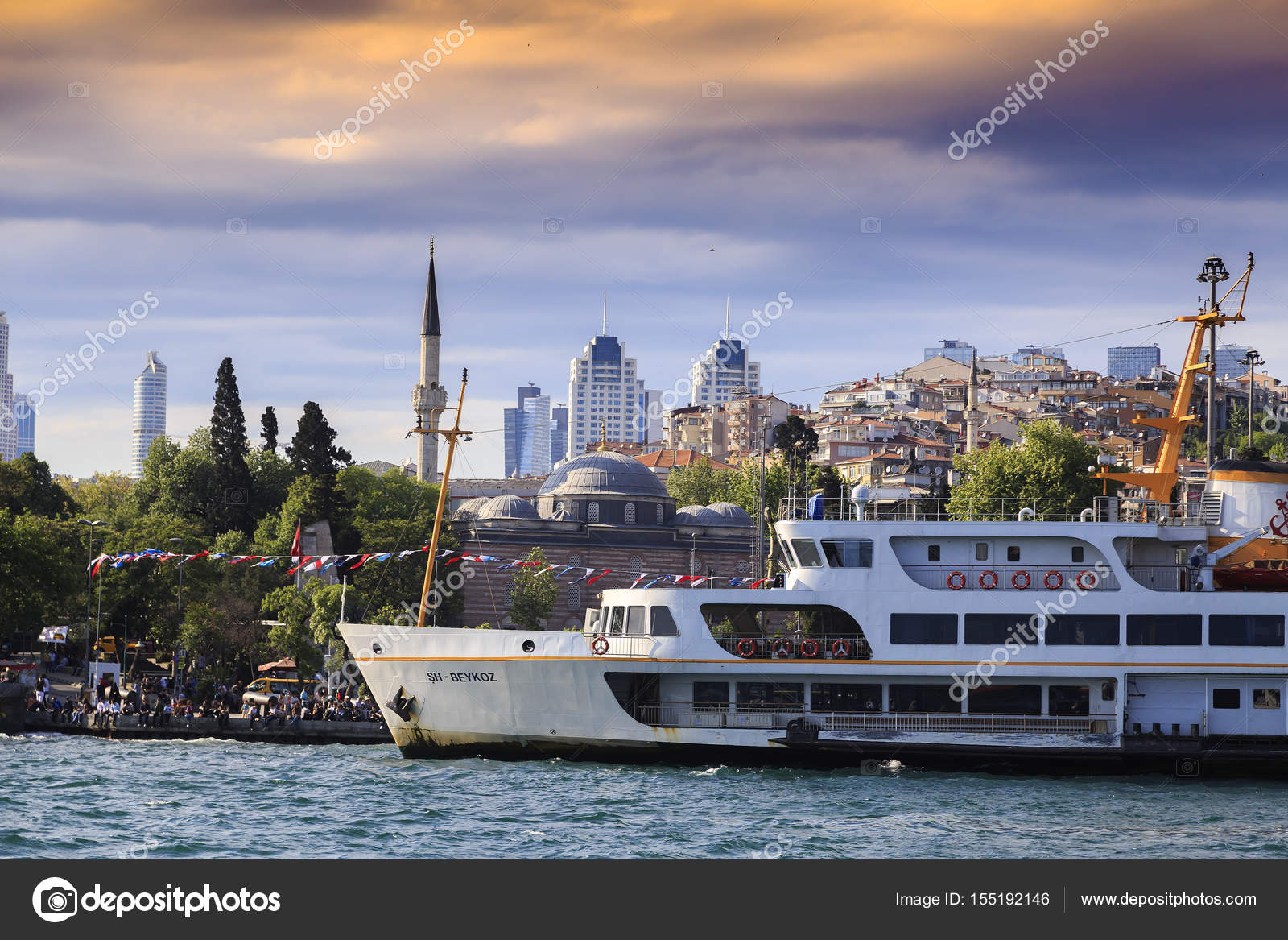 Besiktas ferry dock, Istanbul, Turkey — Stock Editorial Photo ...