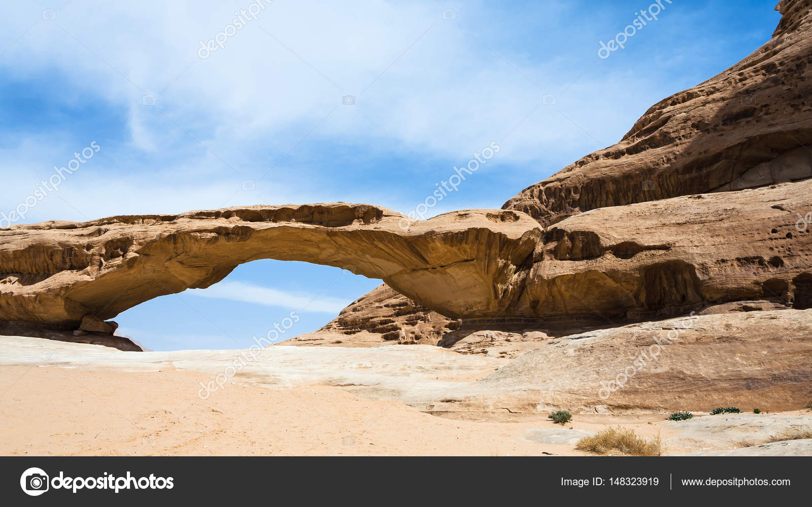 Bridge sandstone mount in Wadi Rum desert Stock Photo by ©vvoennyy ...
