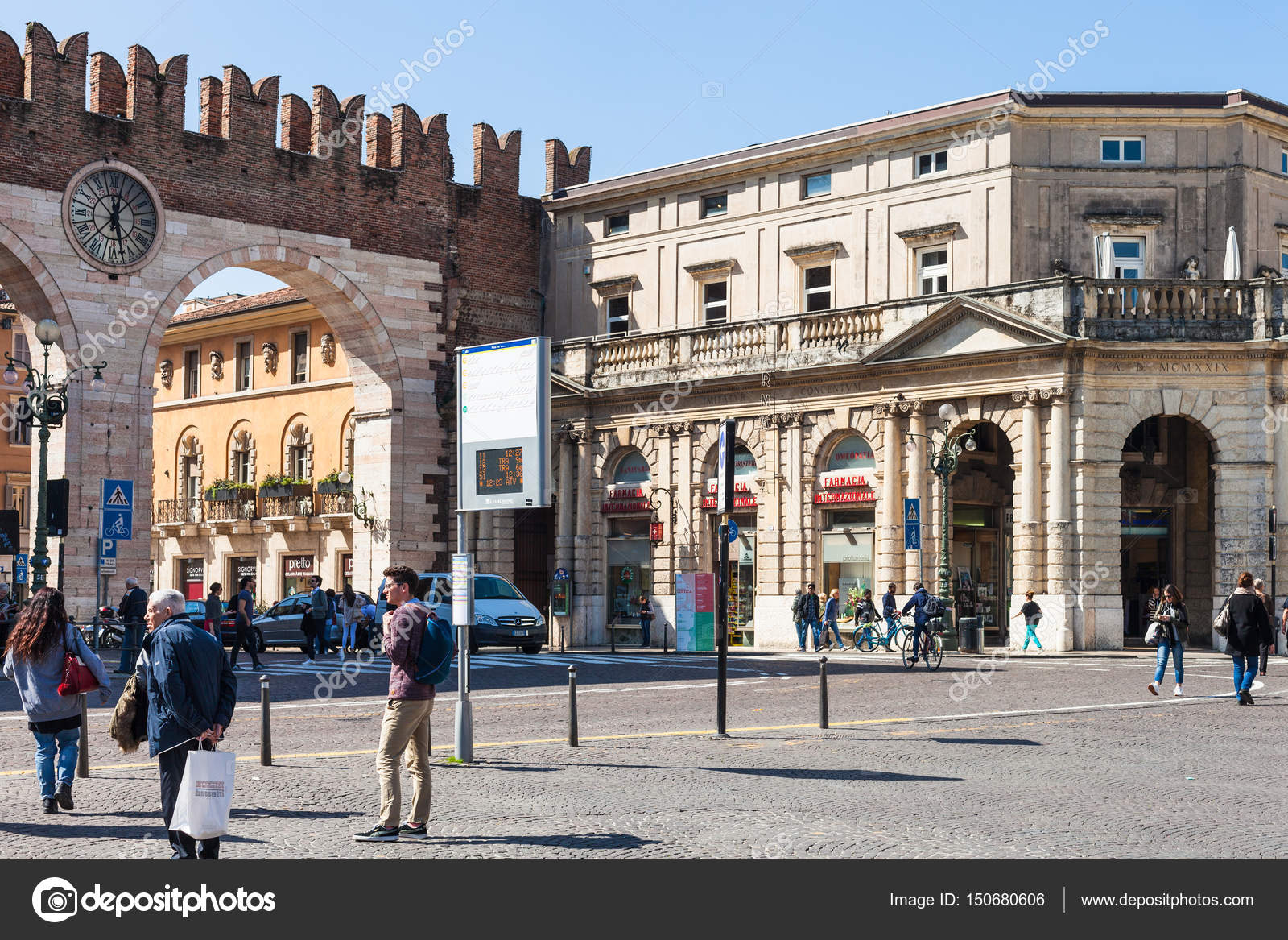 People and medieval Bra Gates in Verona – Stock Editorial Photo ...