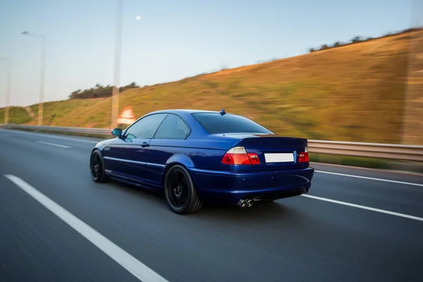 Скачать картинки Bmw rasmlari, стоковые фото Bmw rasmlari в хорошем ...