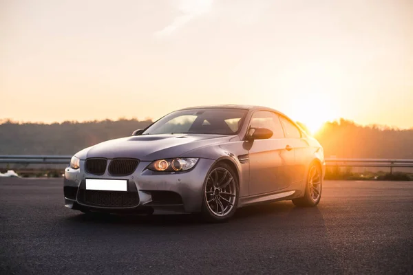 Скачать картинки Bmw rasmlari, стоковые фото Bmw rasmlari в хорошем ...