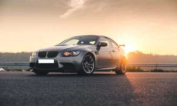 Скачать картинки Bmw rasmlari, стоковые фото Bmw rasmlari в хорошем ...