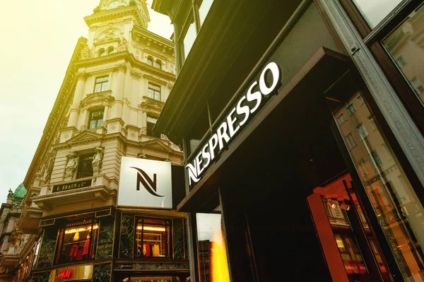 Fotos de Nespresso, Imagens de Nespresso sem royalties | Depositphotos