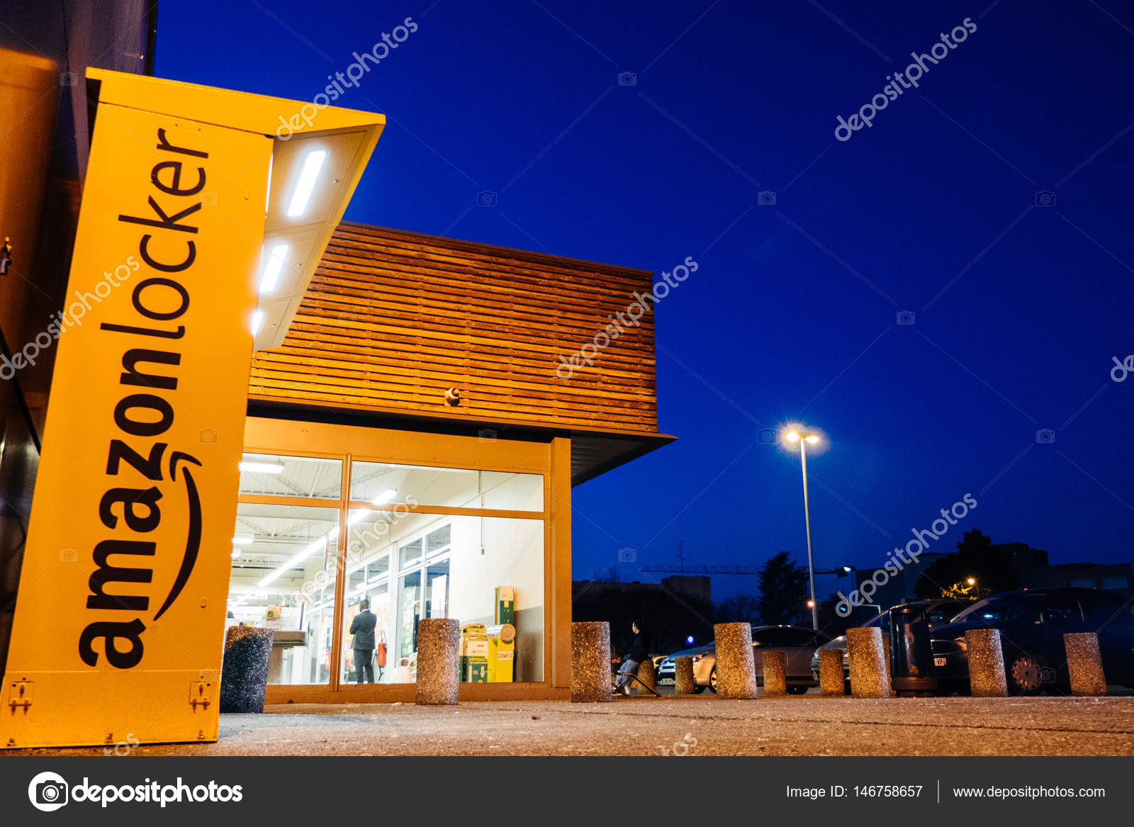 Amazon Locker in Mall supermarket store wth large parking and du ...