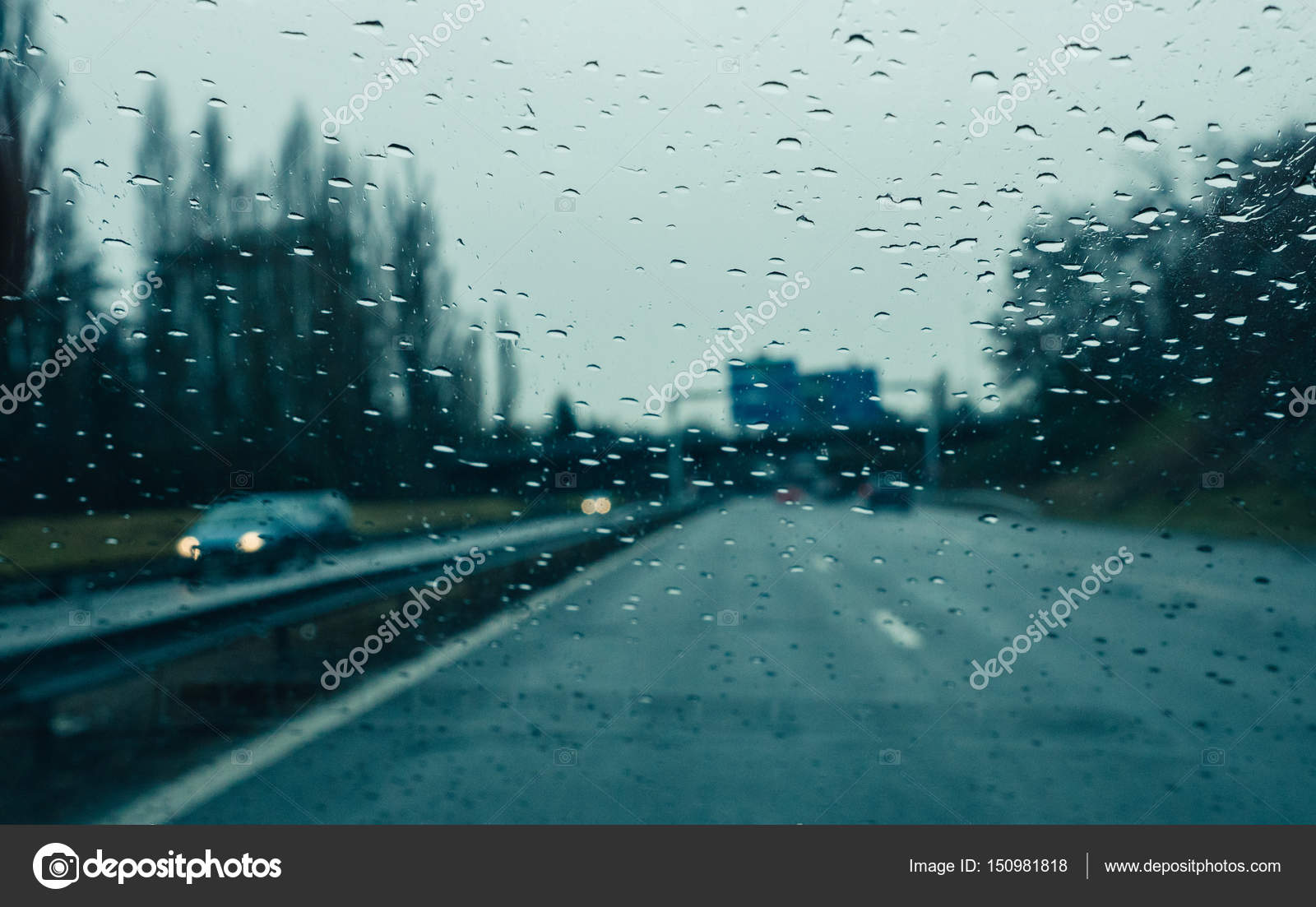 Windshield full with water drops on a heavy rain on highawy — Stock ...