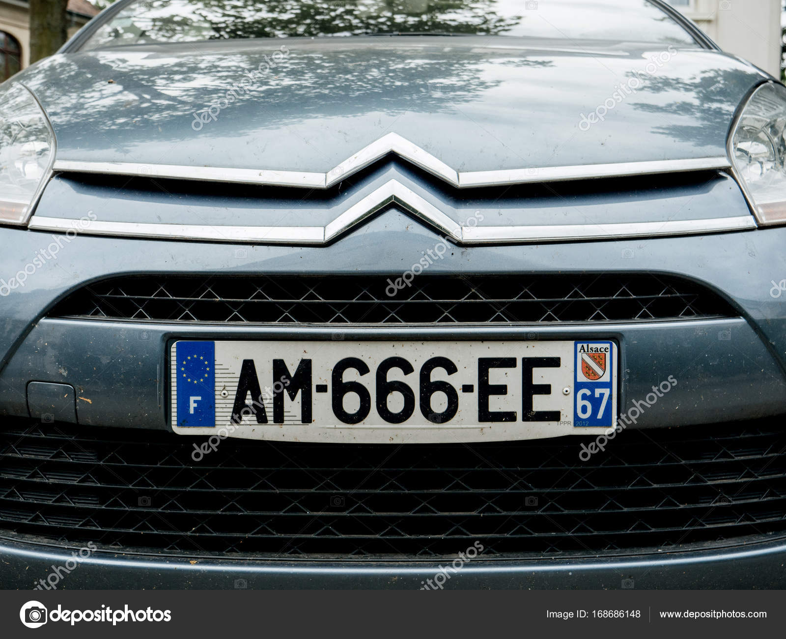 Citroen logotype and 666 plate number — Stock Editorial Photo ...