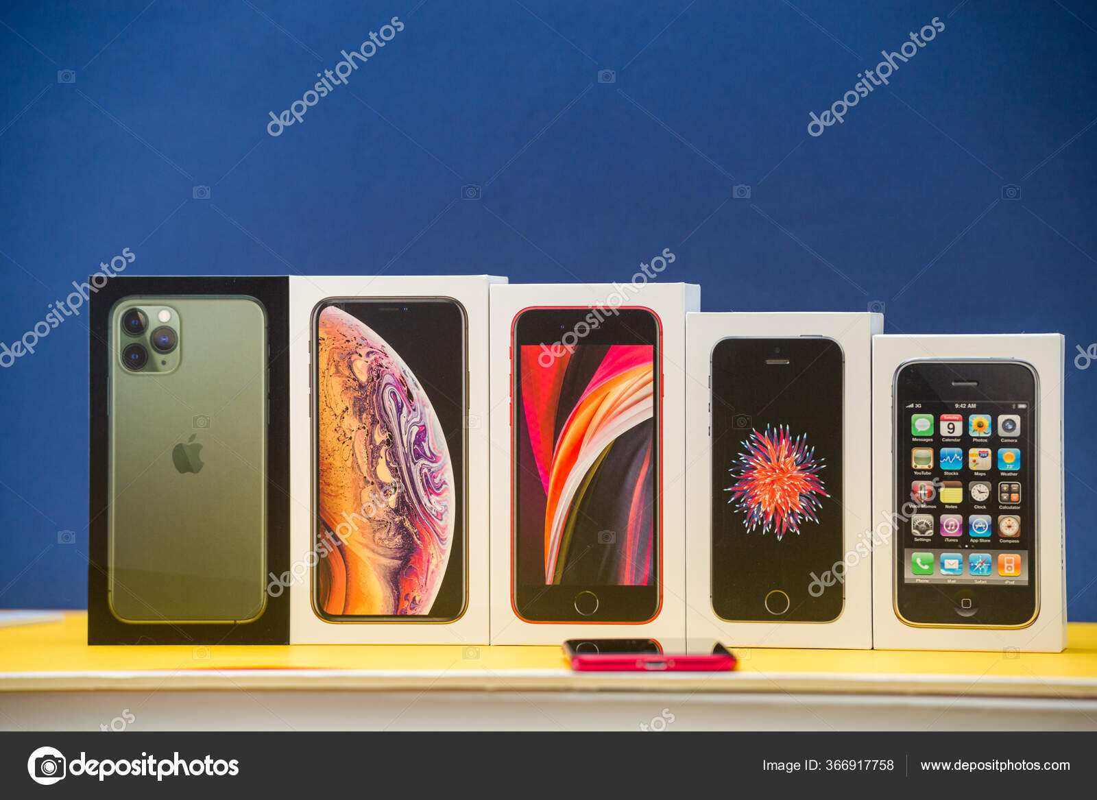 New budget iPhone SE smartphone by Apple Computers unboxing — Stock ...