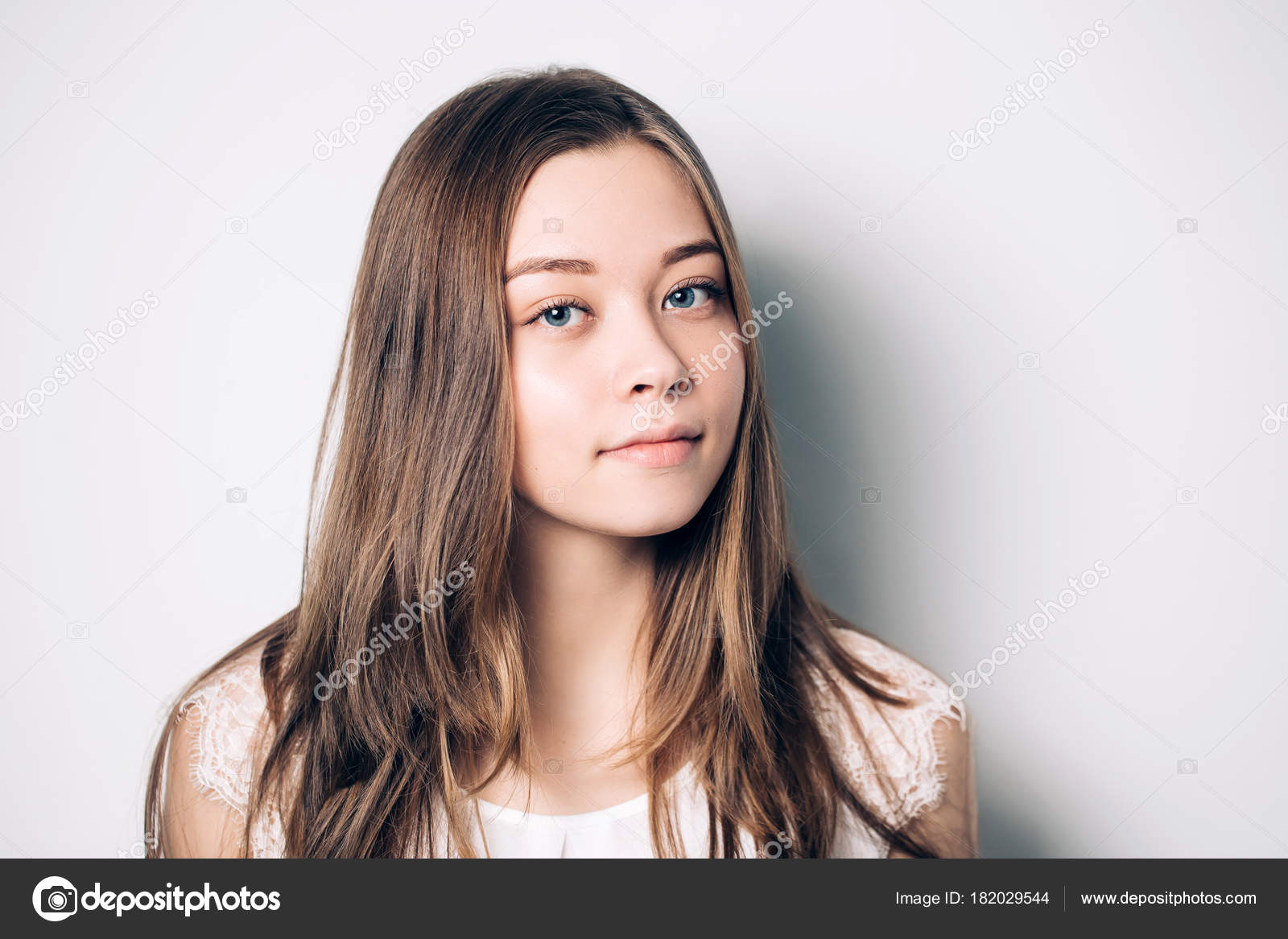Beautiful nice woman — Stock Photo © liliyabatyrova@mail.ru #182029544