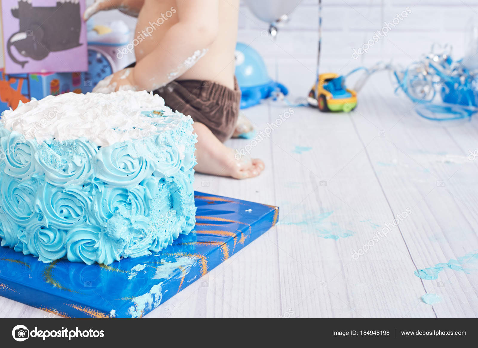 Cake for the first birthday. Scenery Stock Photo by ©serenko_nata 184948198