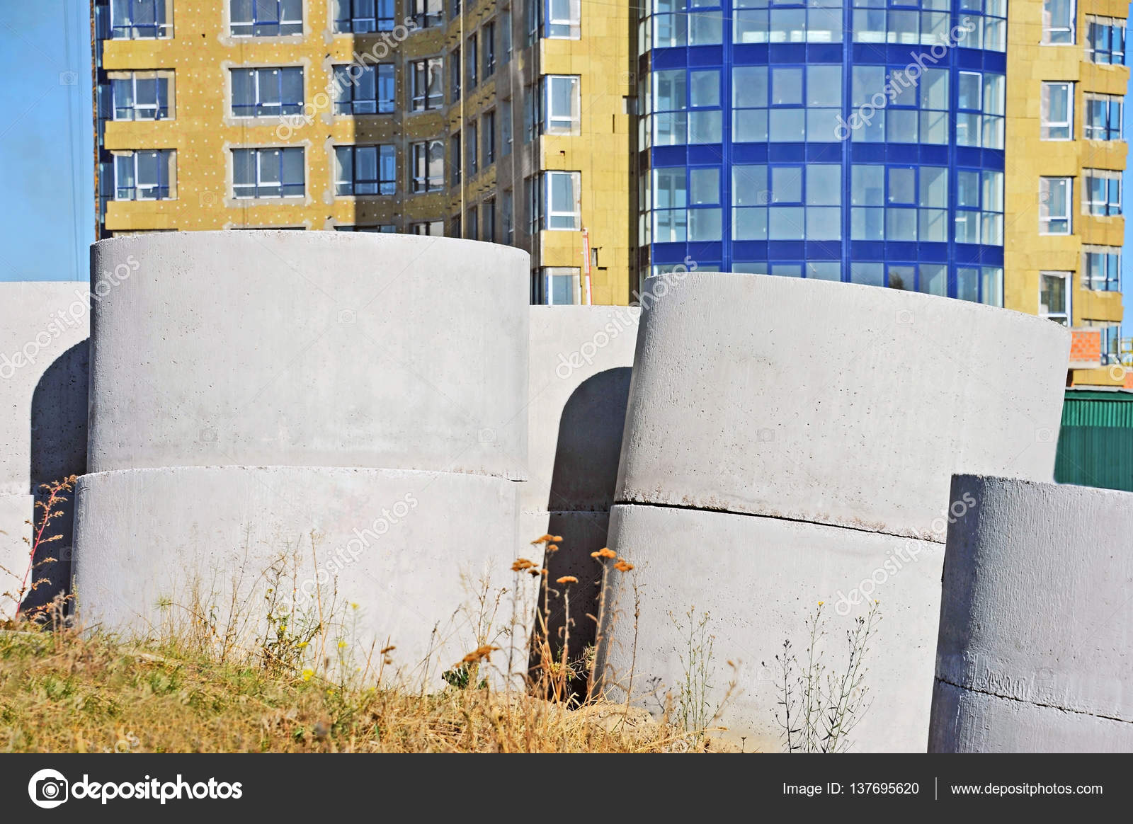 Concrete circle pit — Stock Photo © unkas #137695620