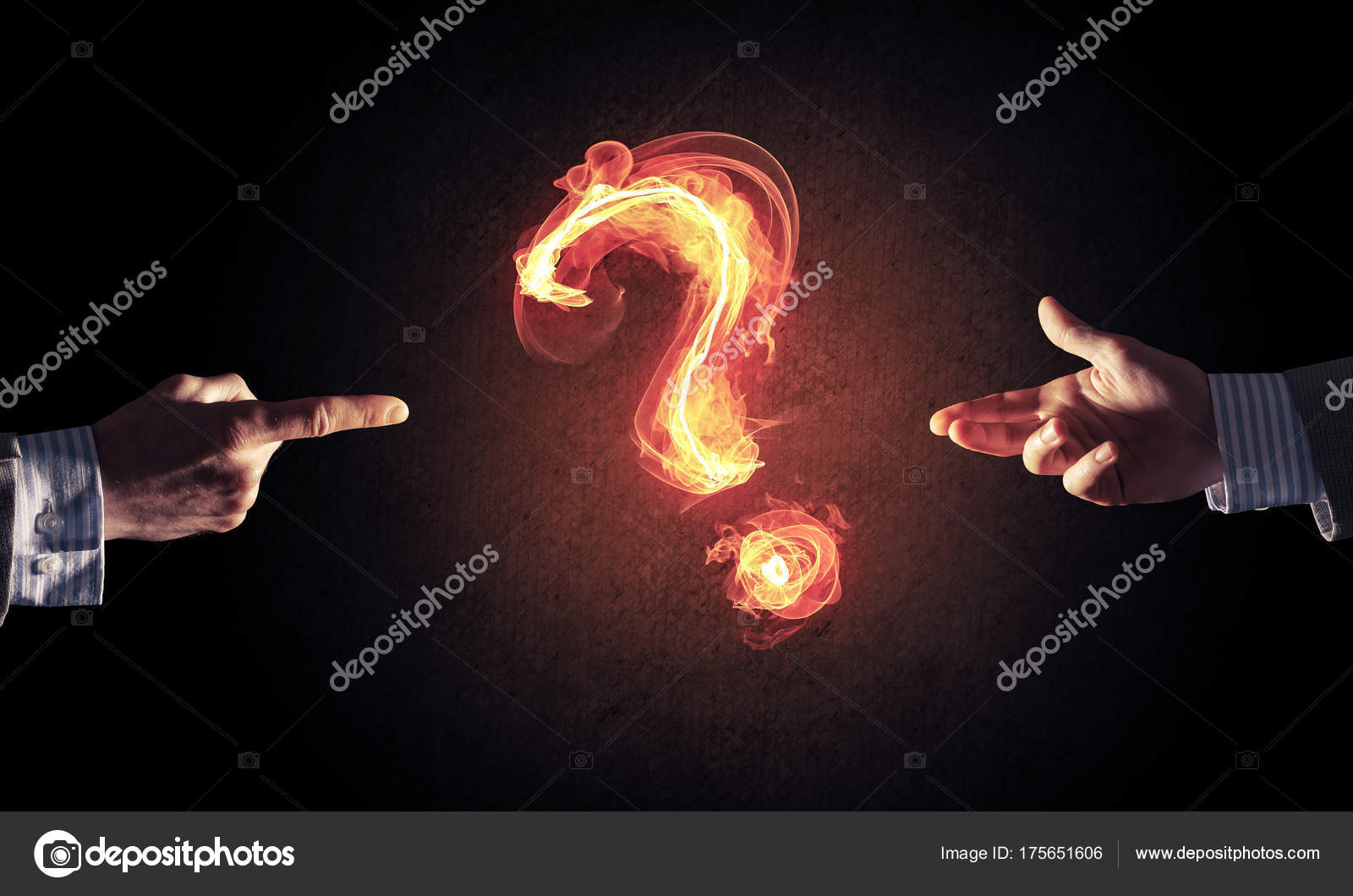 Konsep bantuan atau dukungan dengan tanda tanya pembakaran api dan c ...