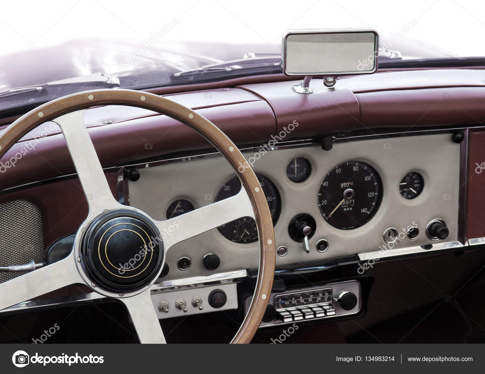 Dashboard of old classic car — Stock Photo © ccaetano #134983214