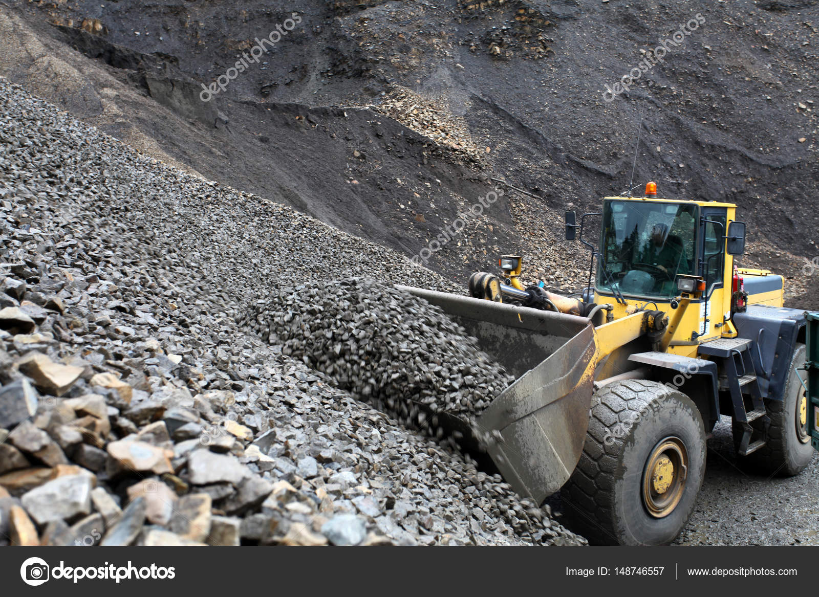 Loading aggregate in the quarry — Stock Photo © warant #148746557