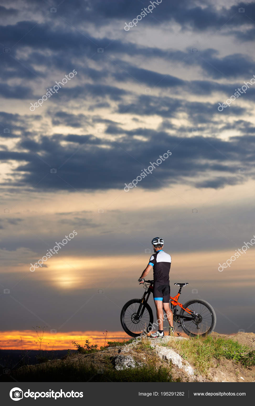 Rear View Athletic Male Bicycle Enjoying Evening Sky Beautiful Sun ...