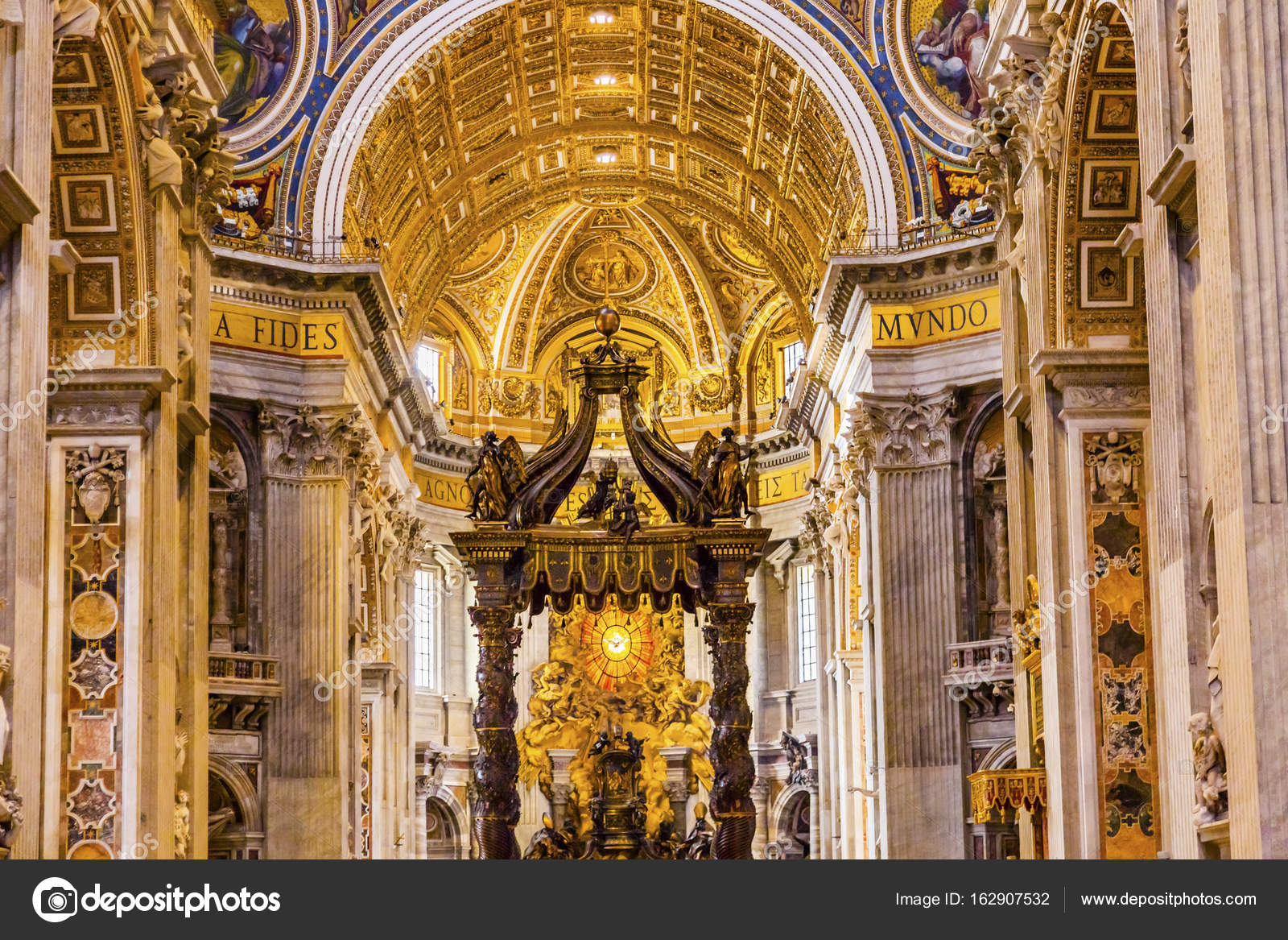 Basilique Saint-Pierre Bernin Baldacchino Saint-Esprit Vatican Rome ...