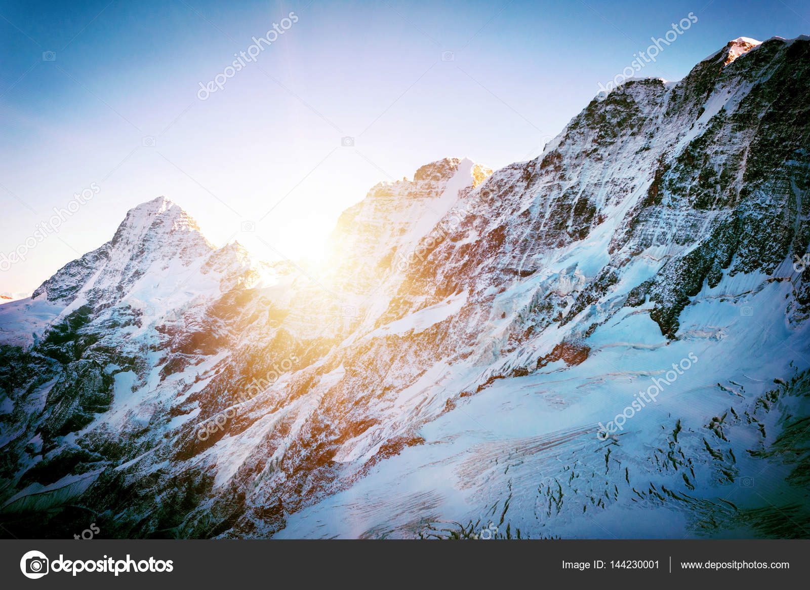 Gunung Puncak Everest Gunung Tertinggi Dunia Taman Nasional Nepal ...