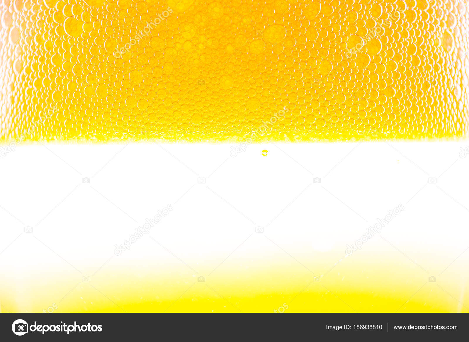 Background beer with foam and bubbles — Stock Photo © iammotos #186938810