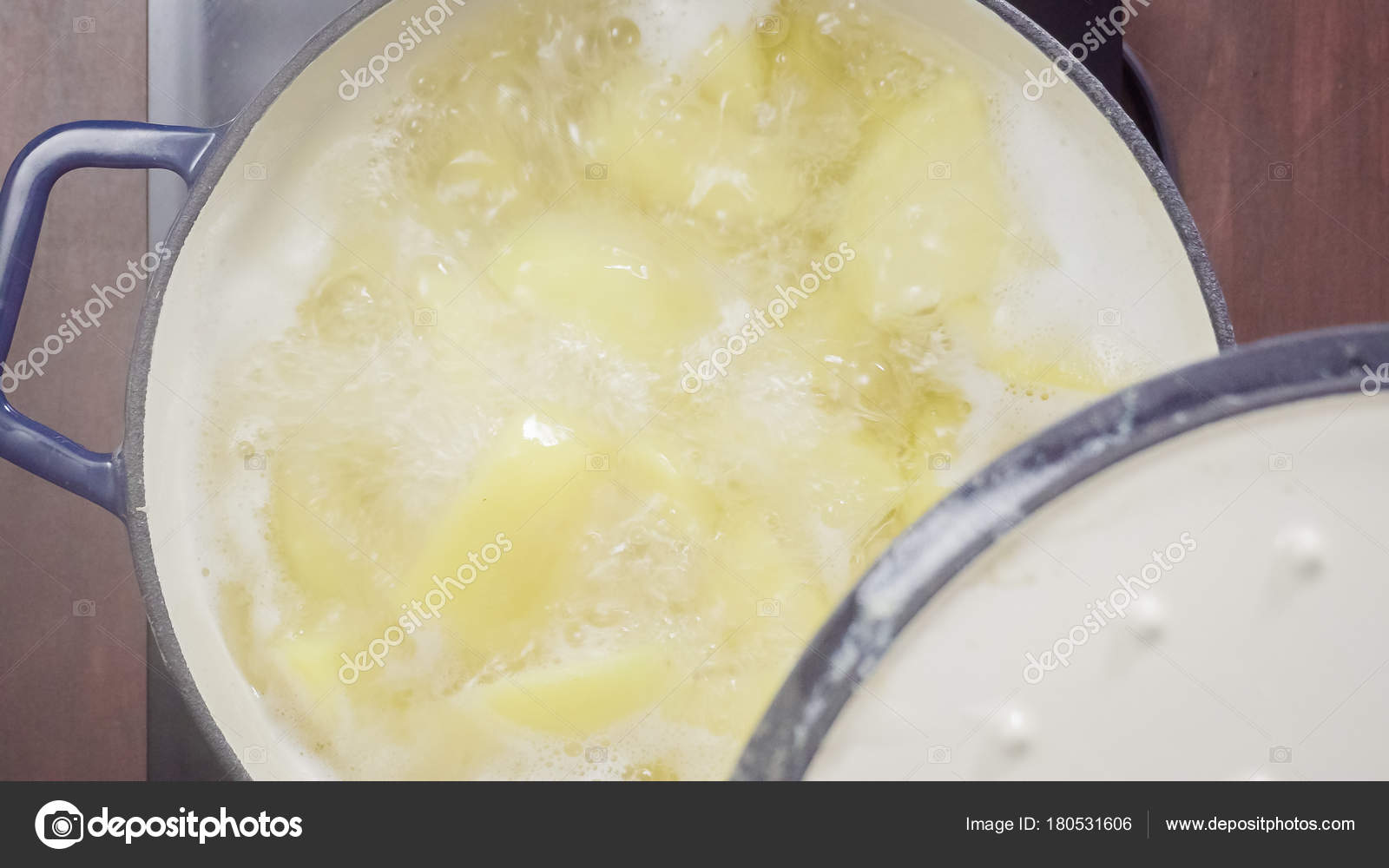 Step Step Boiling Potatoes Creamy Mashed Potatoes Dutch Oven — Stock ...