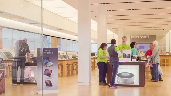 Microosoft store interior – Stock Editorial Photo © urban_light #180638924