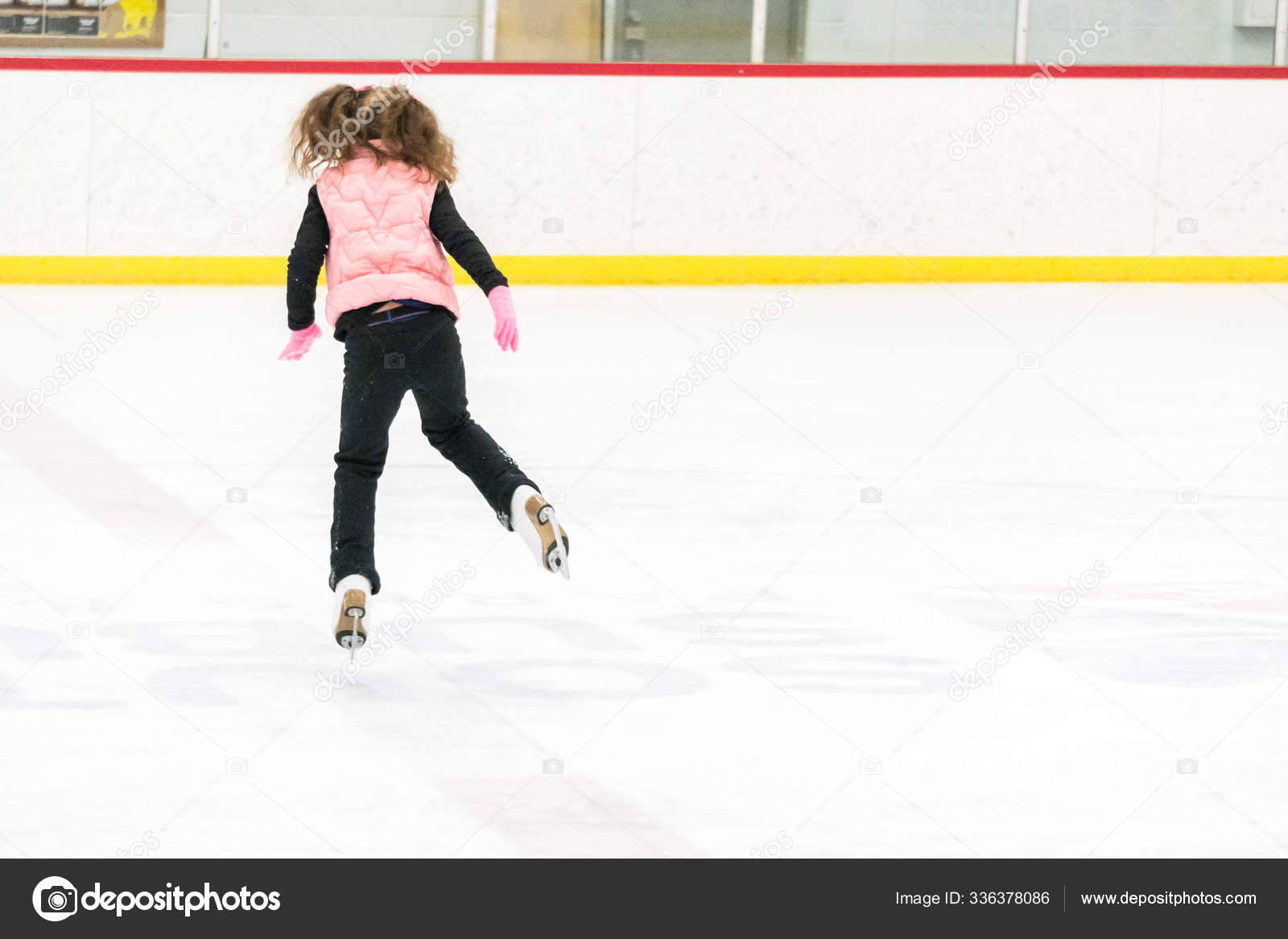 Figure skating Stock Photo by ©urban_light 336378086