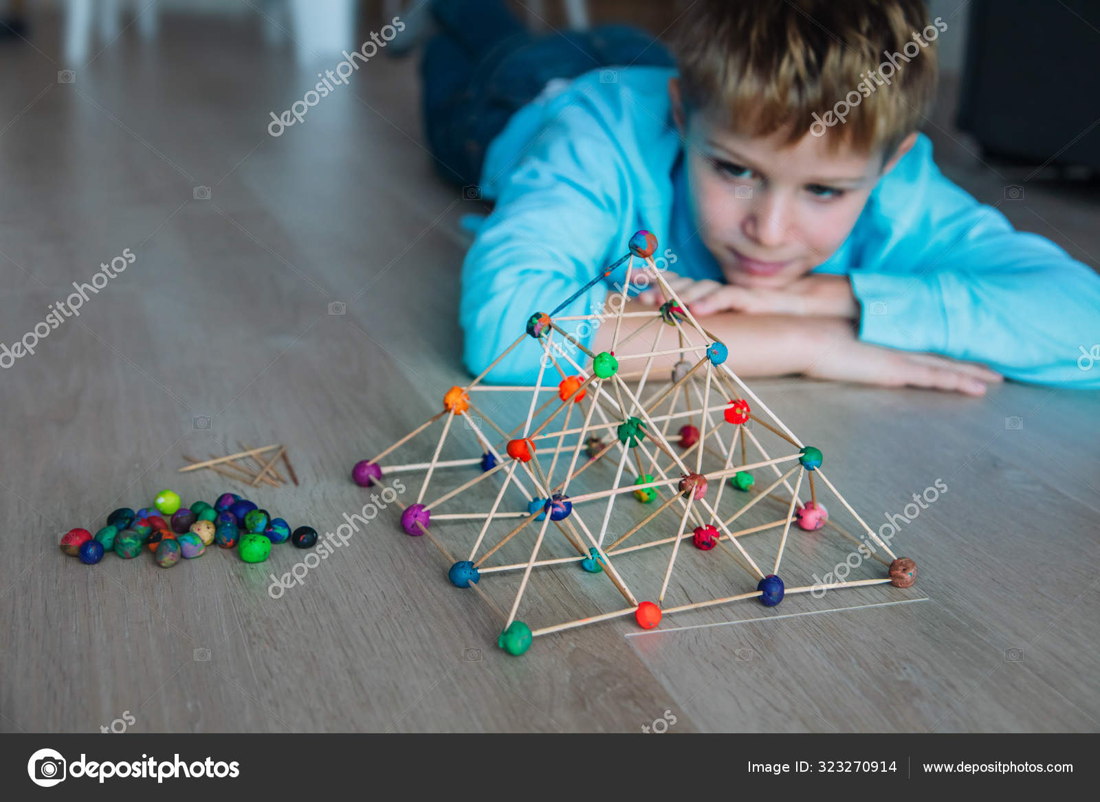 Child making geometric shapes, engineering and STEM — Stock Photo ...