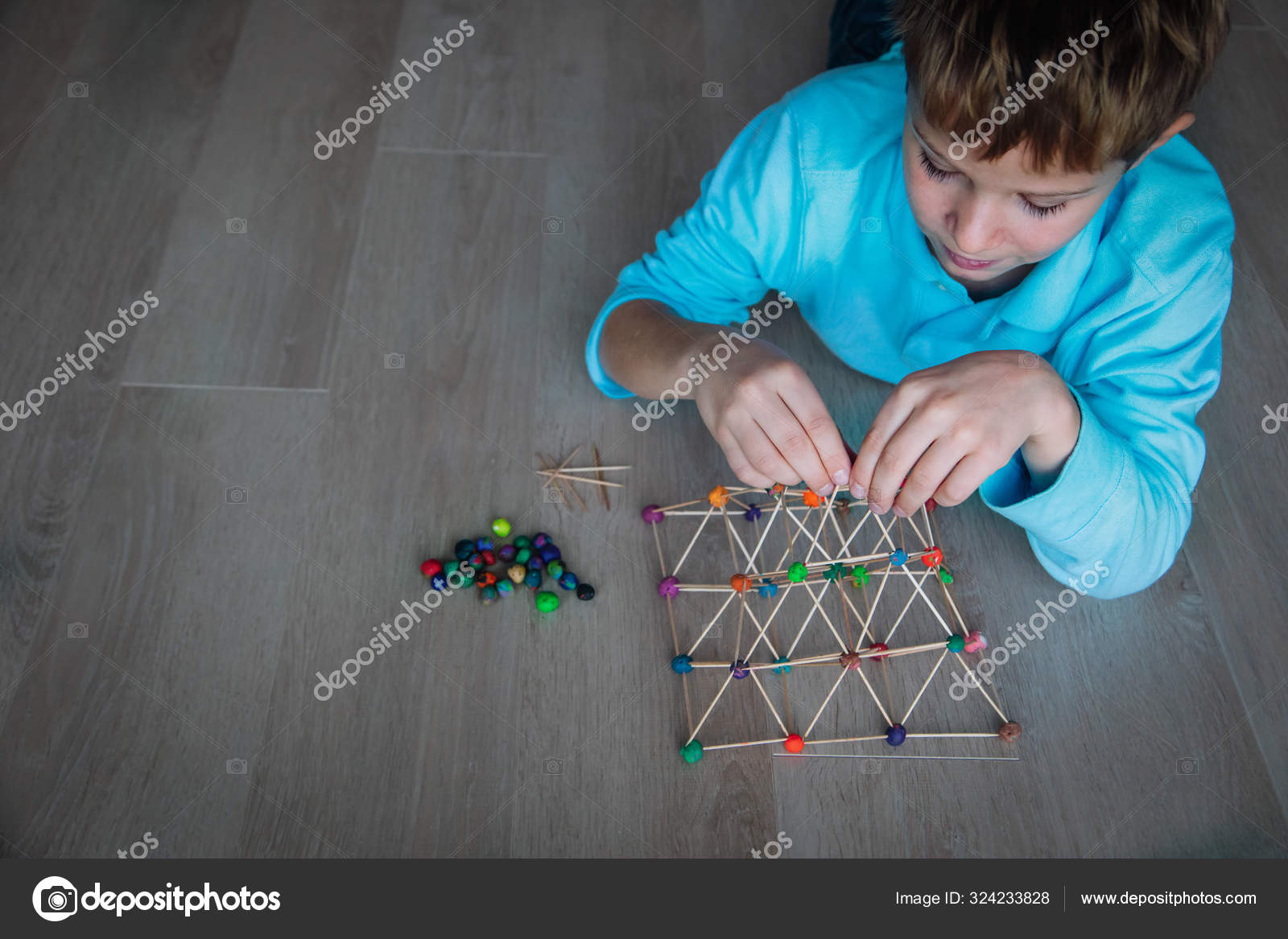 Child making geometric shapes, engineering and STEM education ⬇ Stock ...