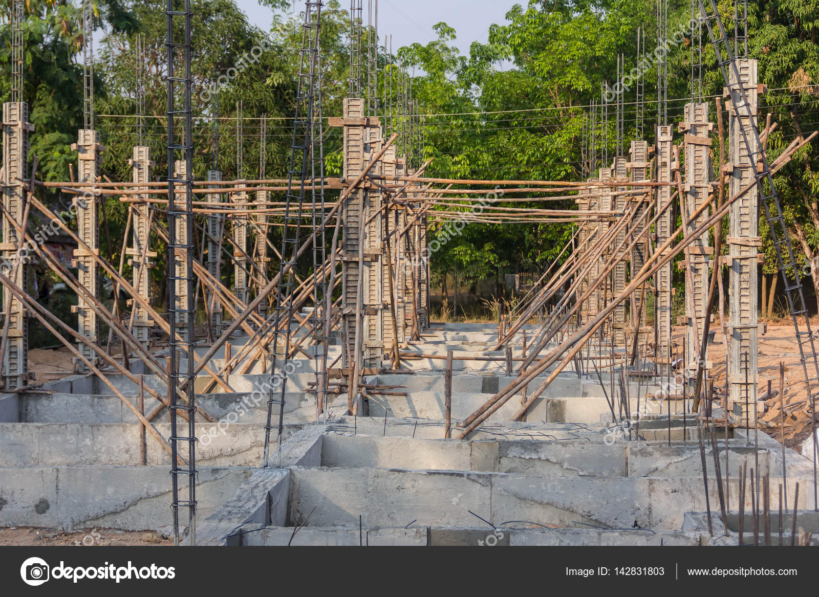 Building structure of the building concrete piles Stock Photo by ...