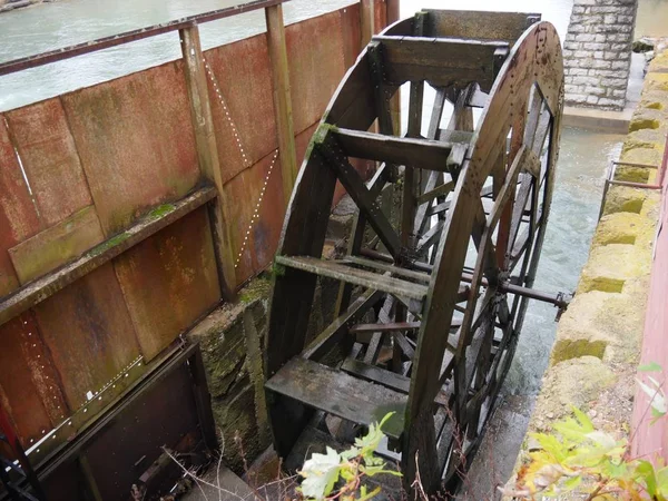 Old water wheel Stock Photos, Royalty Free Old water wheel Images | Depositphotos