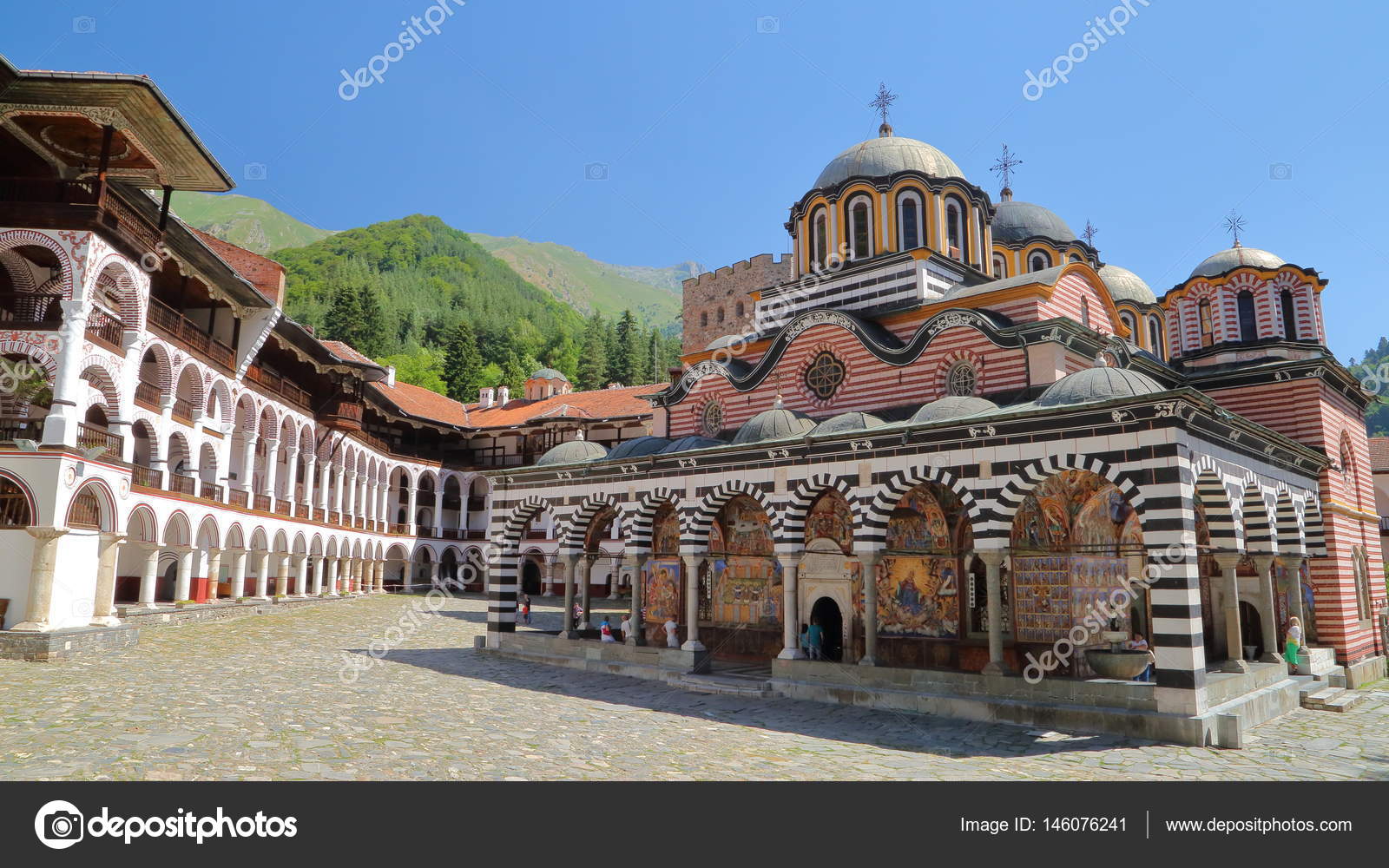 RILA, BULGARIA: El monasterio de Rila en Bulgaria — Foto de stock ...