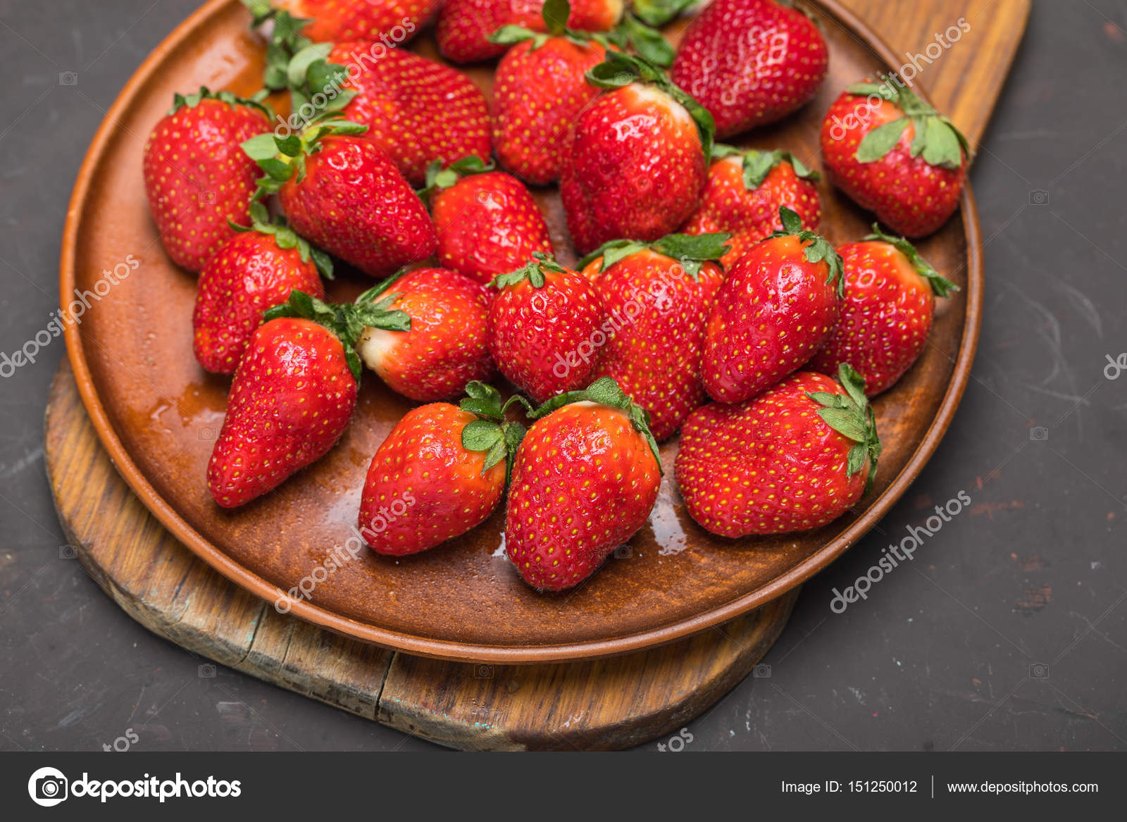 Fresh red strawberries — Stock Photo © K.Klimenko #151250012