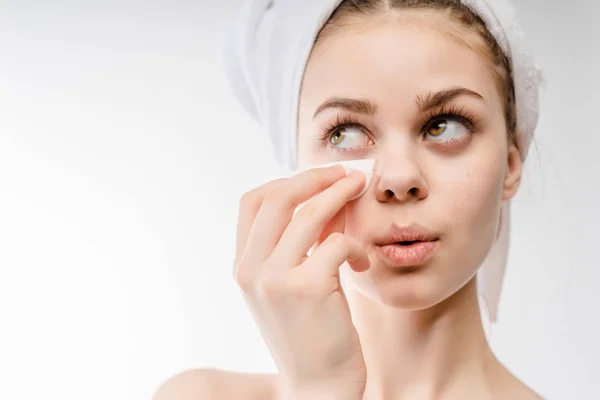 Wiping eyes Stock Photos, Royalty Free Wiping eyes Images | Depositphotos